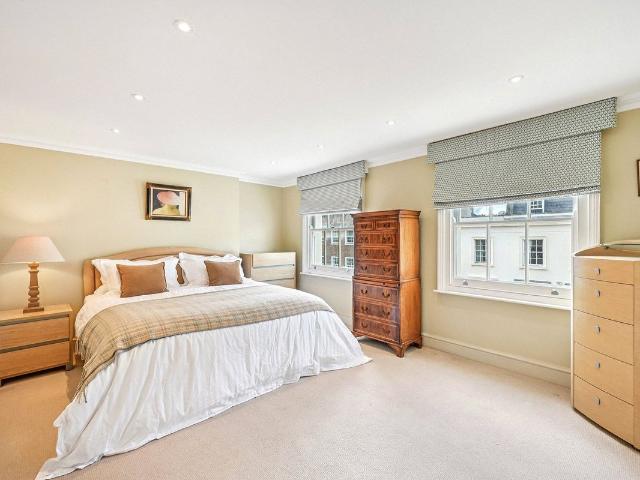 Ebury Street, Belgravia SW1W, 2 bed flat to rent, £3,995 pcm | PrimeLocation