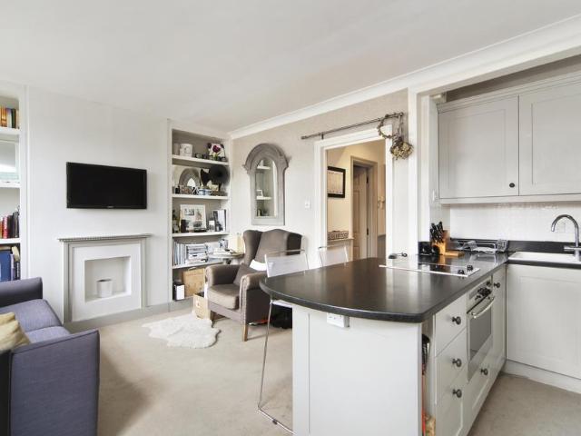 Ebury Street, London, SW1W 1 bed flat to rent £2,426 pcm £560 pw