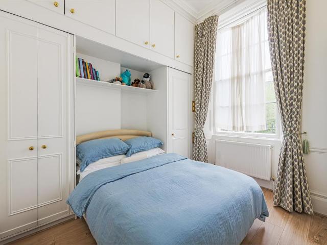 Ebury Street, London SW1W 1 bed flat to rent £2,817 pcm £650 pw