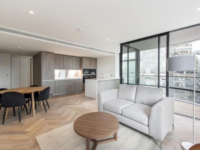 EC2A, London