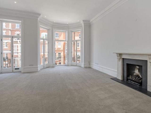 Egerton Gardens, Knightbridge, SW3 2 bed apartment to rent £6,500 pcm £1,500 pw
