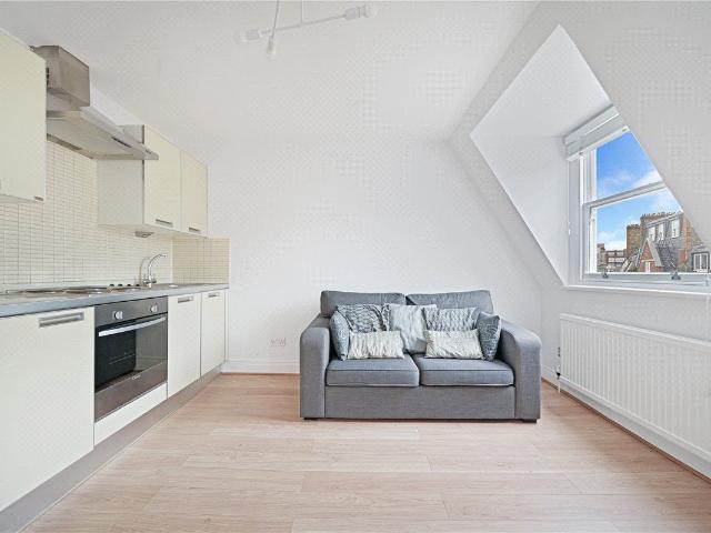 Egerton Gardens, Knightsbridge, London SW3, Studio to rent, £2,470 pcm | PrimeLocation