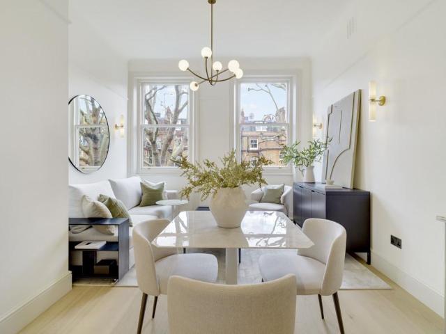Egerton Gardens, Knightsbridge SW3 1 bed apartment to rent £3,250 pcm £750 pw