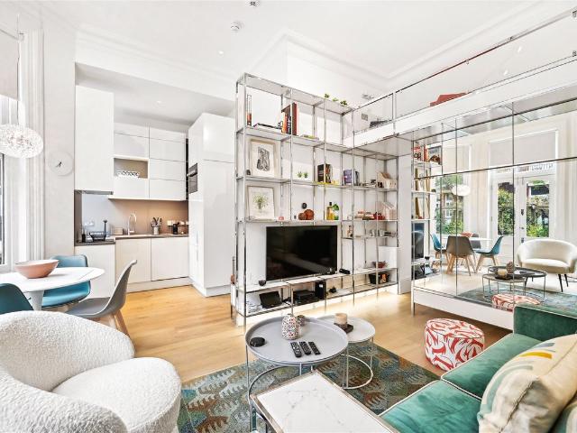 Egerton Gardens, London SW3, Studio to rent, £2,925 pcm | PrimeLocation
