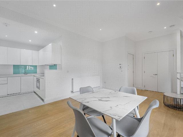 Egerton Gardens Mews, Knightsbridge, London SW3, 1 bed flat to rent, £3,250 pcm | PrimeLocation