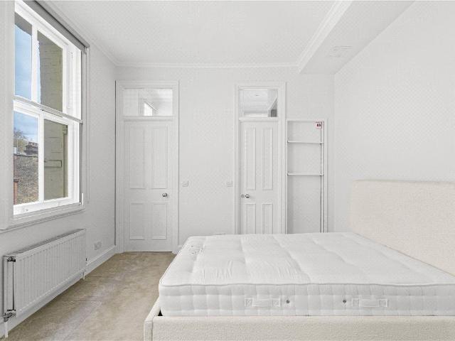 Egerton Gardens Mews, Knightsbridge, London SW3, Studio to rent, £1,928 pcm | PrimeLocation
