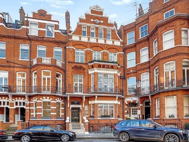 Egerton Gardens, SW3 Studio to rent £2,500 pcm £577 pw