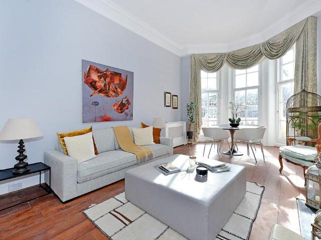 Egerton Place, Kensington and. 2 bed flat to rent £15,167 pcm £3,500 pw
