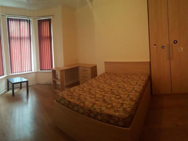 Egerton Road, Manchester 8 bed semi detached house to rent £4,333 pcm £1,000 pw