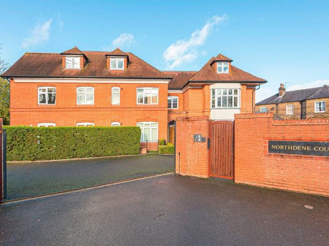 Egham Hill, Englefield Green, Egham TW20, 1 bed flat to rent, £1,500 pcm | PrimeLocation