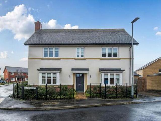 Egleton Place, Spinney Hill, 4 Bedroom Detached