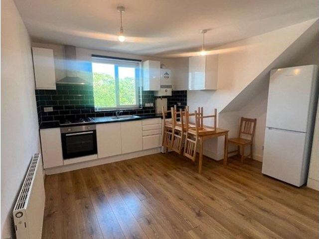 Eglinton Hill, London SE18, 2 bed flat to rent, £1,450 pcm | PrimeLocation