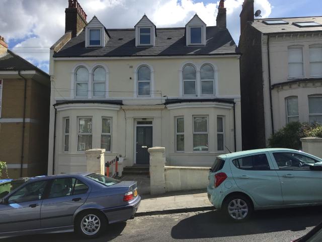 Eglinton Hill, London SE18, 2 bed flat to rent, £2,100 pcm | PrimeLocation