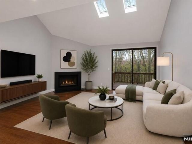 Egret Ln, Secaucus, Home For Sale