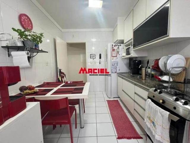Ed Barcelona Jd Satélite 3 quartos / 1 suíte / 2 vagas / sol da manhã