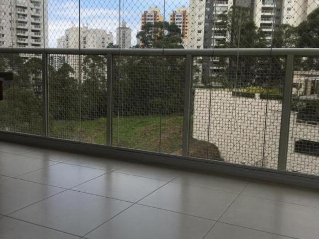 Ed Malbec, AMPLA varanda COM CHURRASQUEIRA, novo e proximo ao shopping!