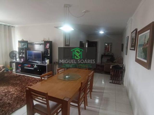 Ed. Residencial Chamonix na Ponta da Praia em Santos