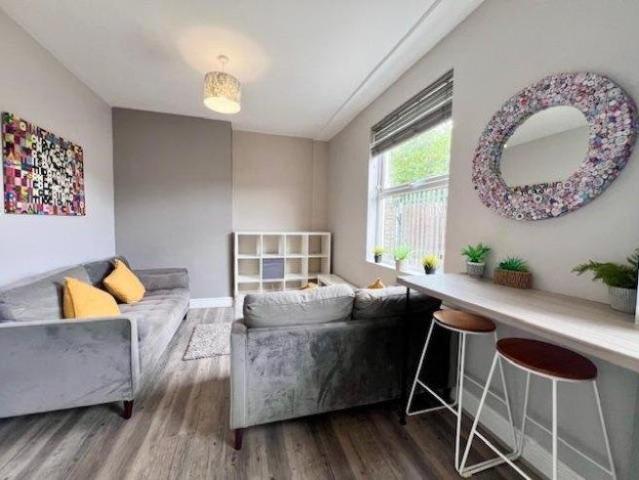 Edmund Road 5 bed house share to rent £1,970 pcm £455 pw
