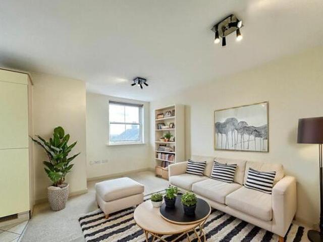 Edmunds House, Hemnall St, 2 Bedroom Apartment