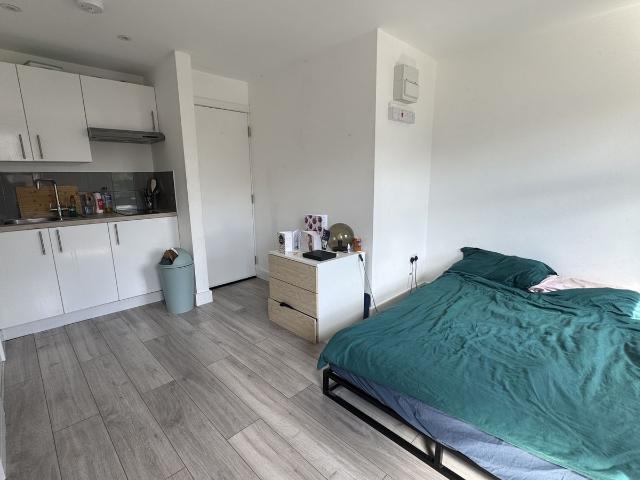 Edmeston Close, London E9, Studio to rent, £1,200 pcm | PrimeLocation