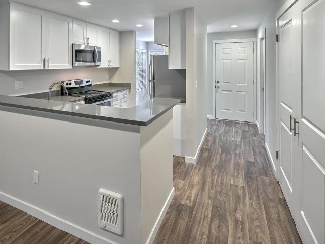 Edmonds Gateway 1 Bedroom Apartment for Rent at 8610 240th St Sw, Edmonds, WA 98026