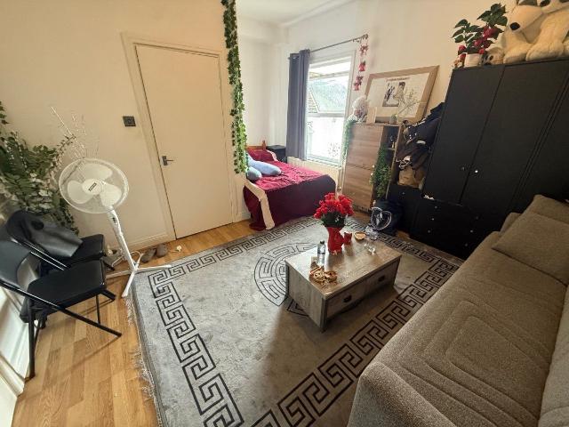 Edmonton, Edmonton N18, Studio to rent, £1,195 pcm | PrimeLocation