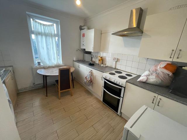 Edmonton N9, 1 bed flat to rent, £1,450 pcm | PrimeLocation