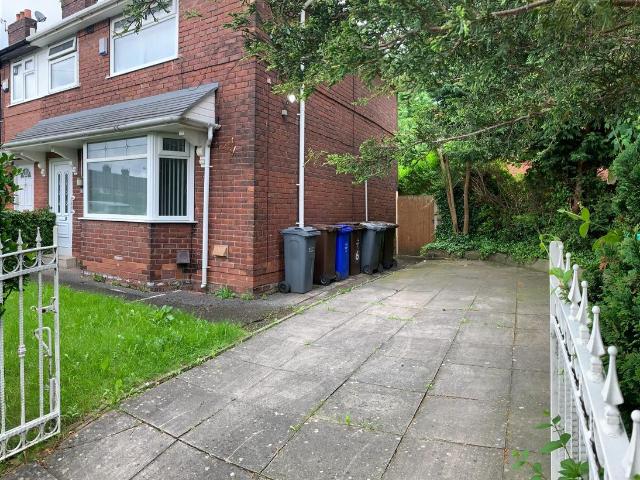 Edmonton Road, Manchester M40, 3 bed end terrace house to rent, £1,295 pcm | PrimeLocation