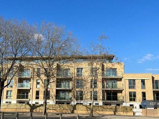 Edna Road, London, 3 Bedroom Penthouse