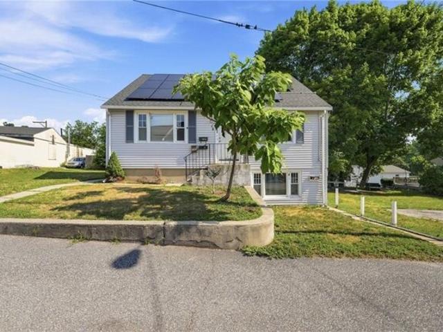 Edna St, Johnston, Home For Sale