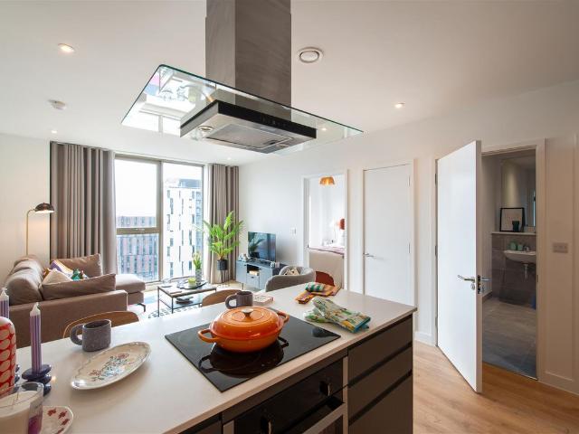Eda, Salford Quays M50, 1 bed flat to rent, £1,290 pcm | PrimeLocation