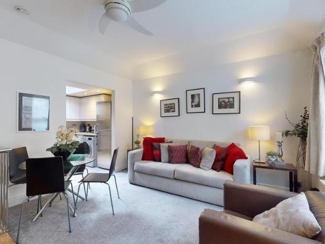 Edbrooke Road 1 bed ground floor flat to rent £2,250 pcm £519 pw