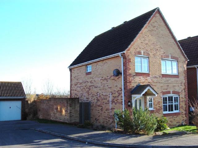 Eden Close, Stone Cross BN24 3 bed detached house to rent £1,585 pcm £366 pw