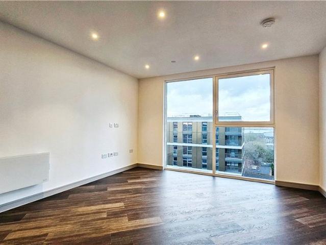 Eden Grove, Staines upon Thames, Surrey, TW18 4ZT