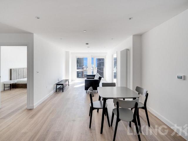Eden Place, Custom House, E16 1NY 2 bed apartment to rent £2,690 pcm £621 pw