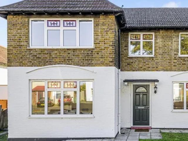 Eden Road, London, BR3 4AT, United Kingdom | 4 bed duplex for rent #167625556 | Rentberry