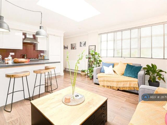 Eden Road, London, E17 2 bed flat to rent £2,400 pcm £554 pw