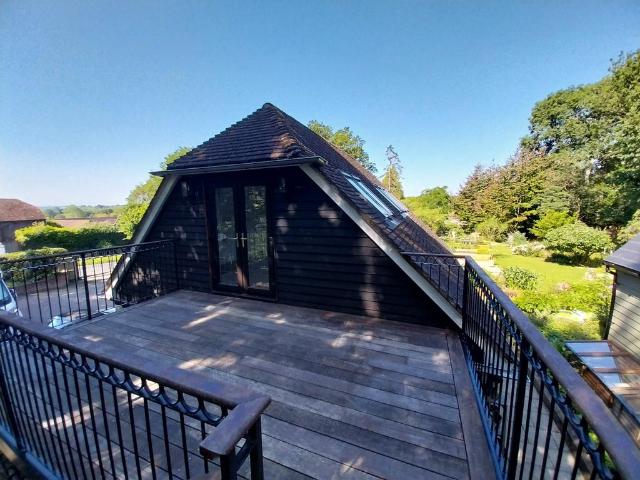Edenbridge, Kent, TN8 1 bed apartment to rent £1,050 pcm £242 pw