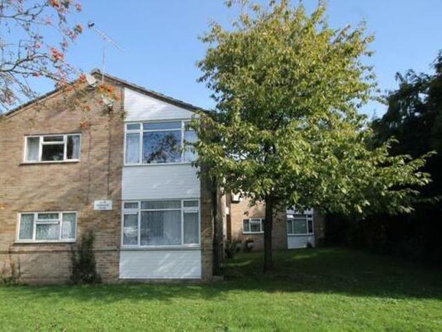 Edenside Road, Great Bookham, 2 Bedroom Apartment