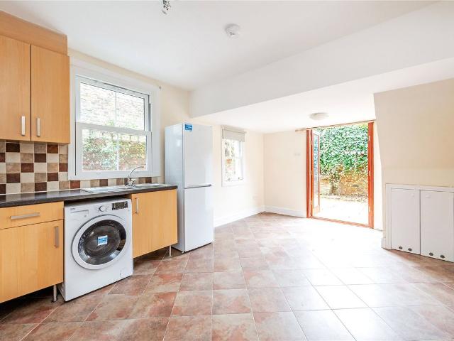 Edenvale Street, Fulham SW6, 2 bed flat to rent, £2,300 pcm | PrimeLocation