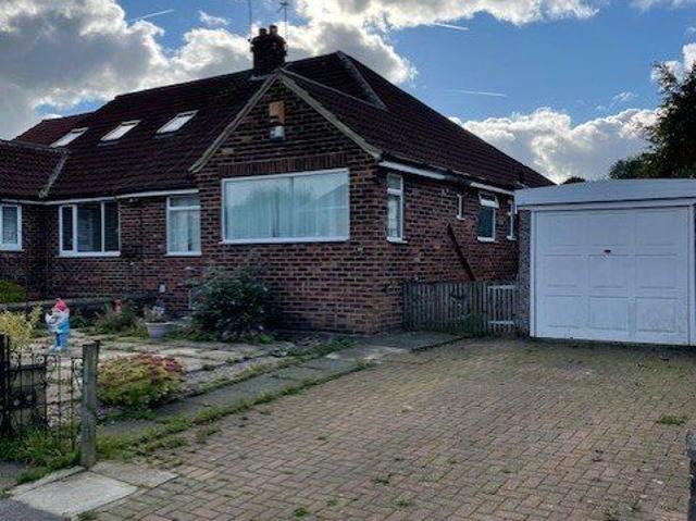 Ederoyd Grove, Pudsey LS28, 2 bed bungalow to rent, £960 pcm | PrimeLocation