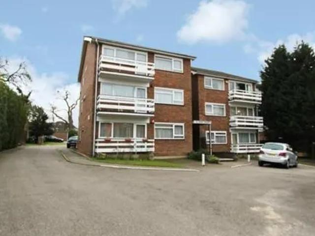 Edgware Adath Yisroel Congregation, Heather Walk, London, HA8 9TS, United Kingdom | 2 bed apartment for rent #139266639 | Rentberry