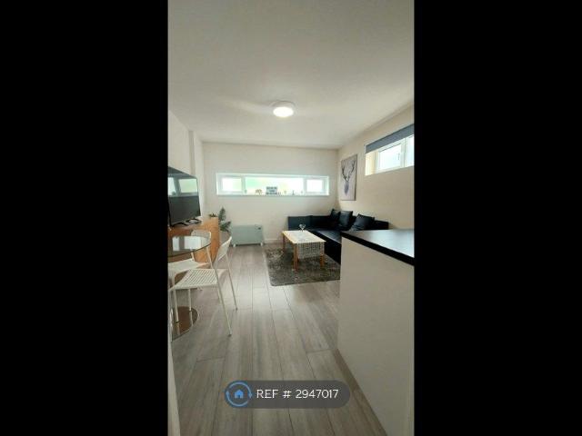 Edgware, Edgware HA8, 1 bed flat to rent, £1,700 pcm | PrimeLocation