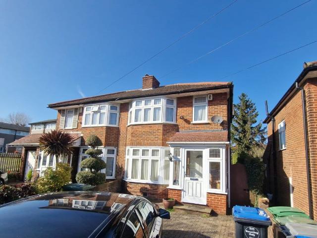Edgware HA8, 3 bed semi detached house to rent, £2,400 pcm | PrimeLocation