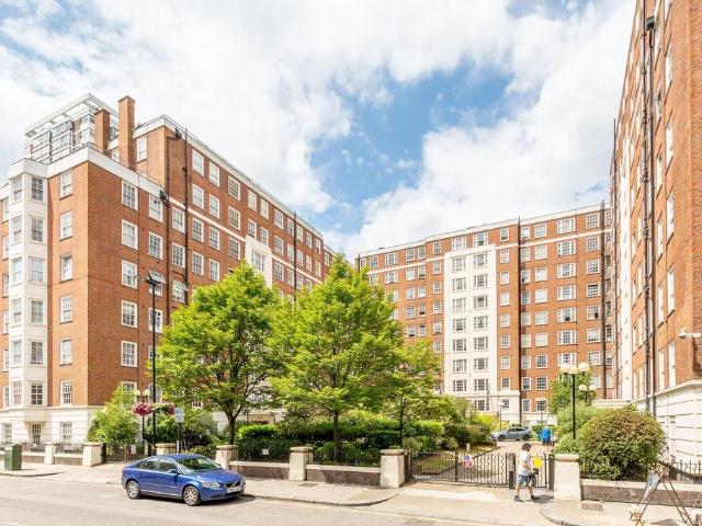 Edgware Road, Hyde Park Square. 3 bed flat to rent £5,200 pcm £1,200 pw