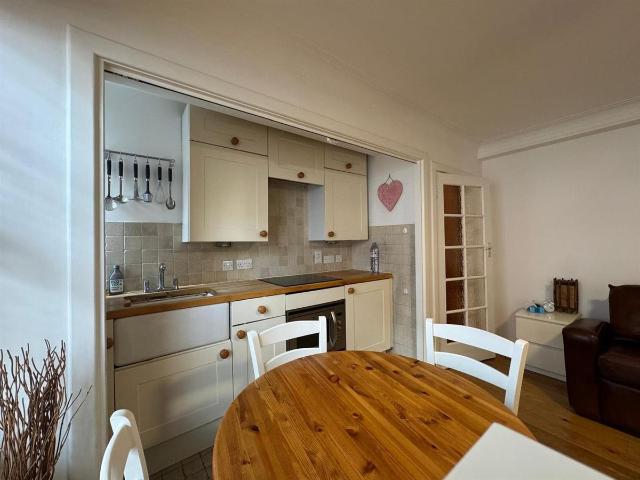 Edgware Road, London W2, Property to rent, £2,250 pcm | PrimeLocation