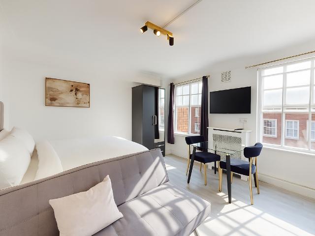 Edgware Road, London W2, Studio to rent, £1,950 pcm | PrimeLocation