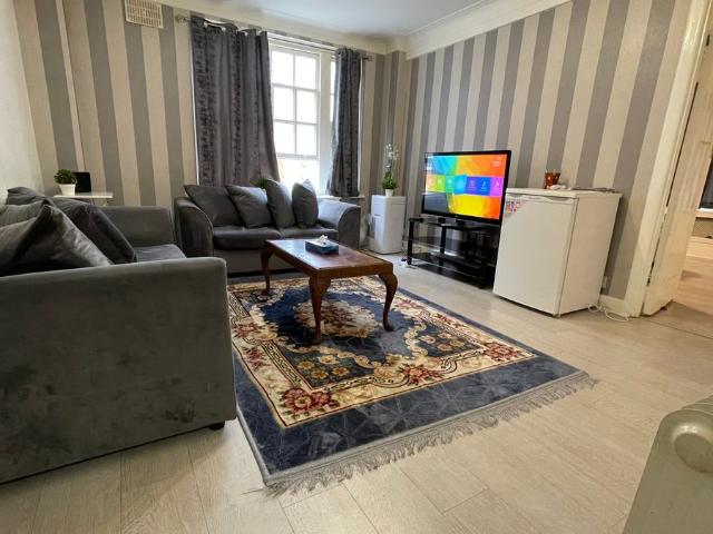 Edgware Road, London W2, 1 bed flat to rent, £2,167 pcm | PrimeLocation