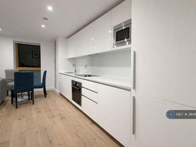 Edgware Road, London, W2 3 bed flat to rent £4,350 pcm £1,004 pw