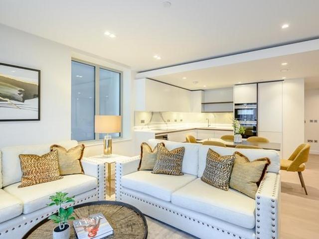 Edgware Road, London W2 3 bed flat to rent £8,233 pcm £1,900 pw